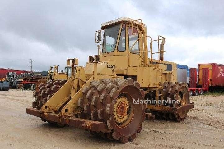 Caterpillar PIEDS DE MOUTON 825 C kompaktor s jednim valjkom