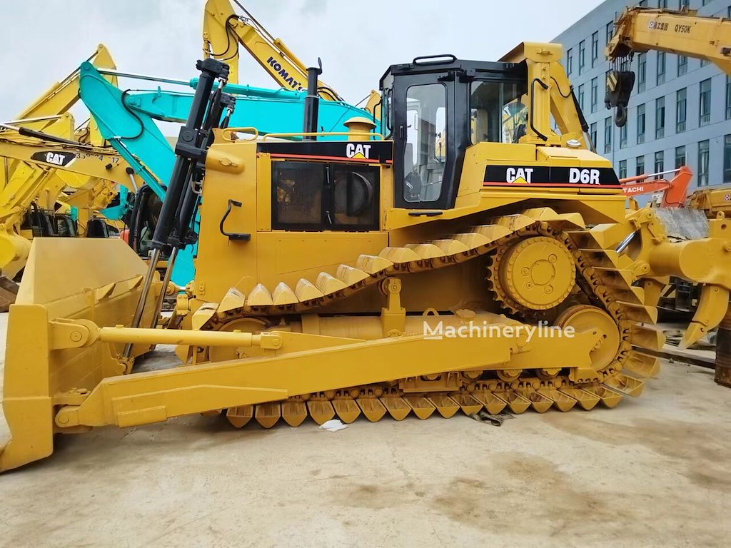 Caterpillar D6R buldožer