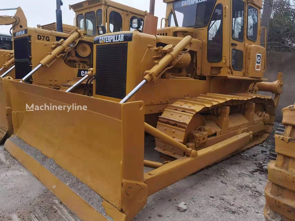 Caterpillar D6D buldožer