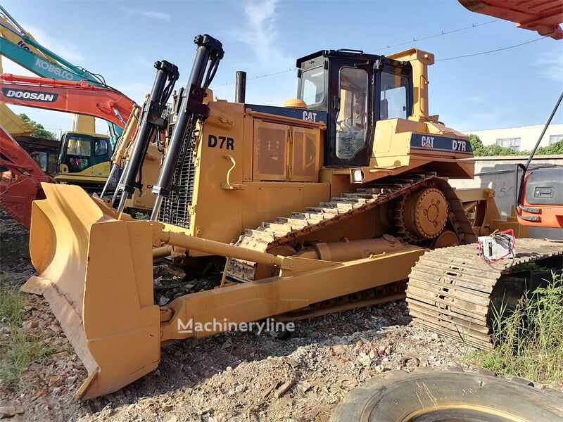 Caterpillar D7R buldožer