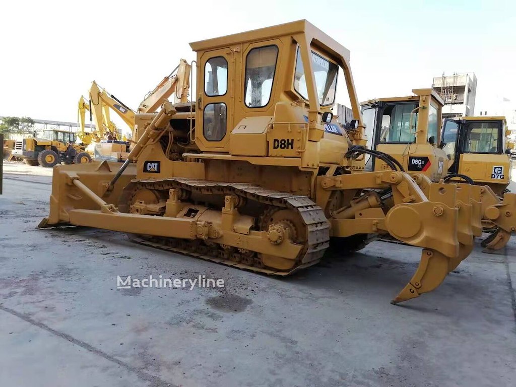 Caterpillar D8H buldožer