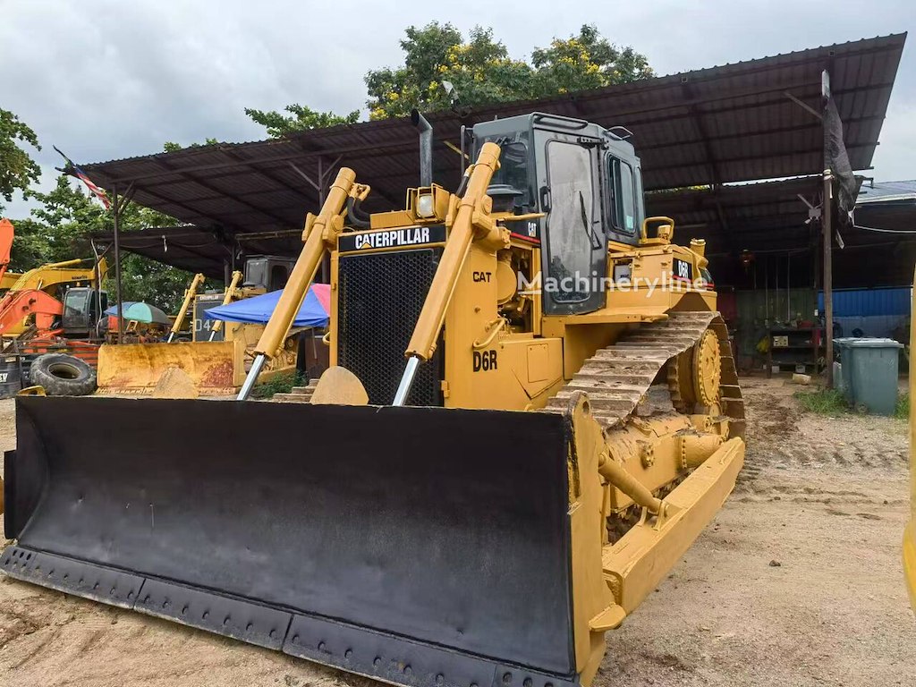 Caterpillar D6R buldožer