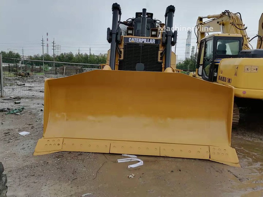 Caterpillar D8R buldožer