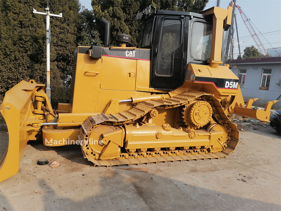 Caterpillar D5M buldožer