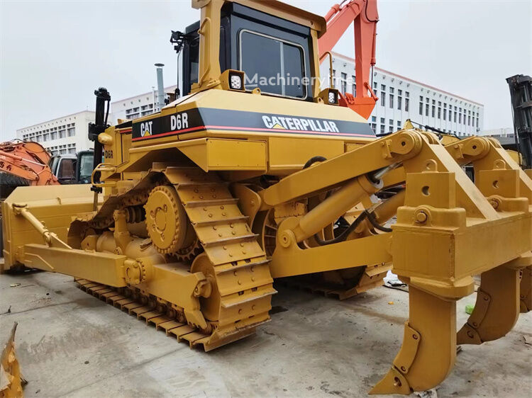 Caterpillar D6R buldožer