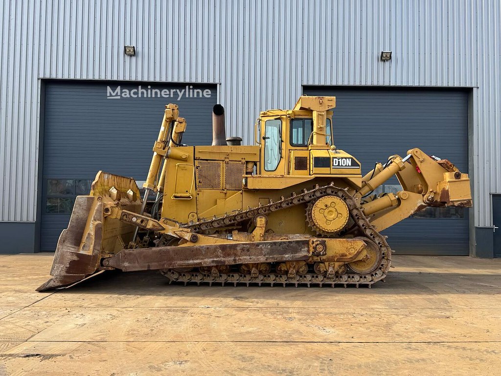 Caterpillar D10N buldožer