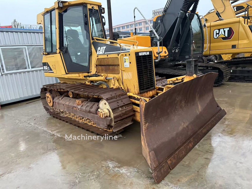 Caterpillar D5G buldožer