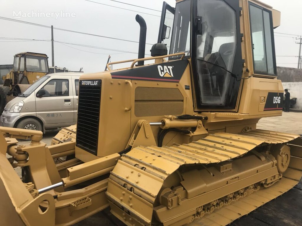 Caterpillar D5G buldožer