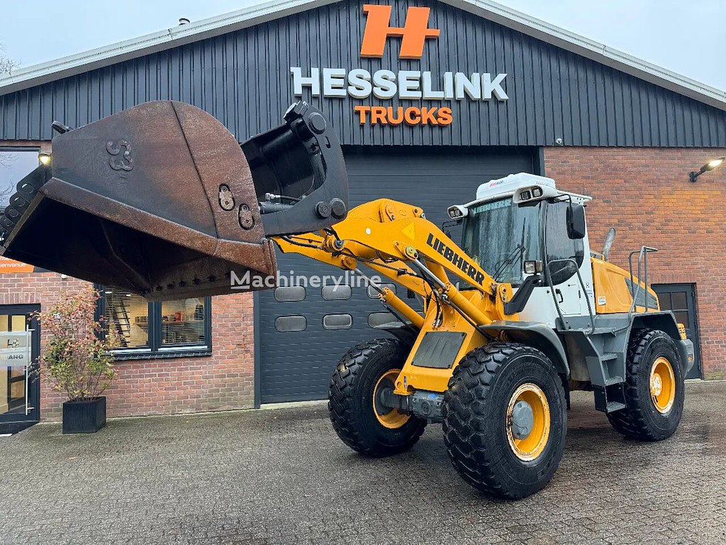 Liebherr 538 2 plus 1 Hoogkiepbak 40KM NL Machine prednji utovarivač