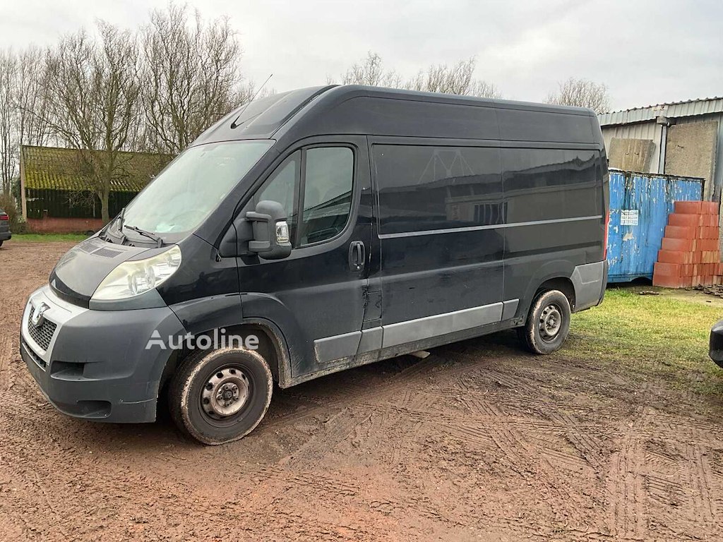 Prodaje se Peugeot Boxer minibus furgon na aukciji