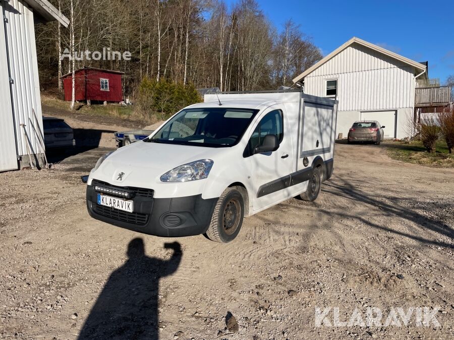 Prodaje se Peugeot Partner laki furgon na aukciji