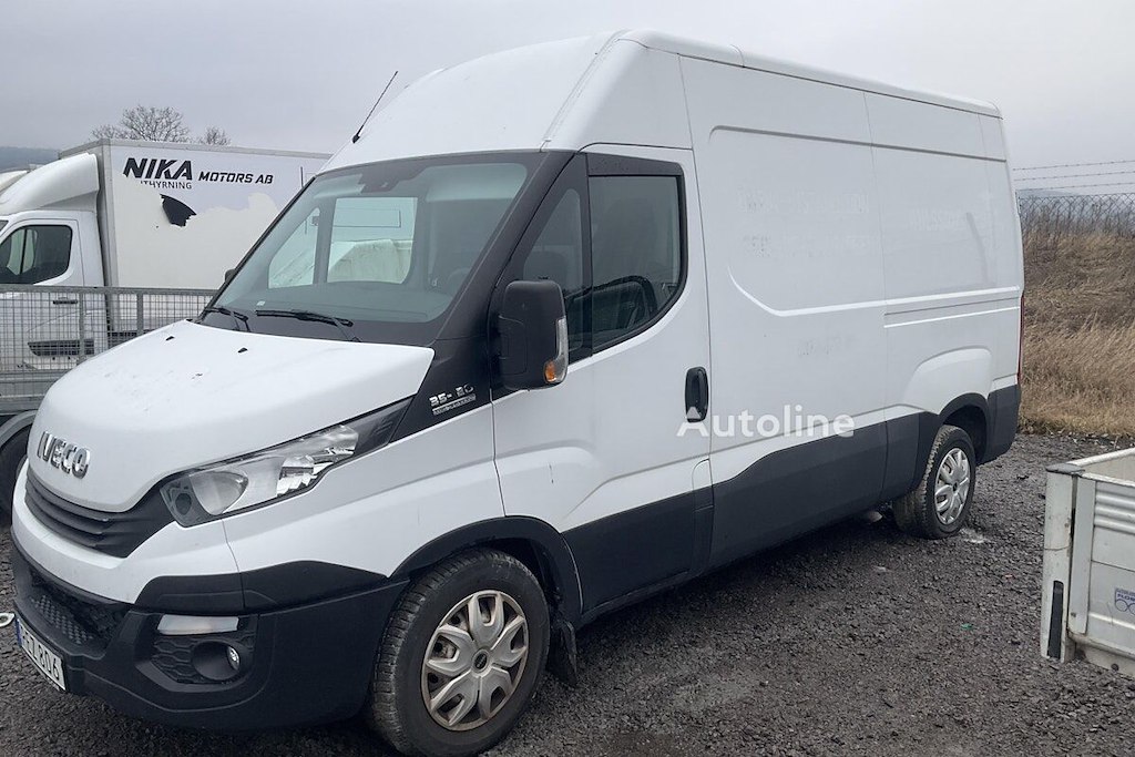 Prodaje se IVECO Daily minibus furgon na aukciji