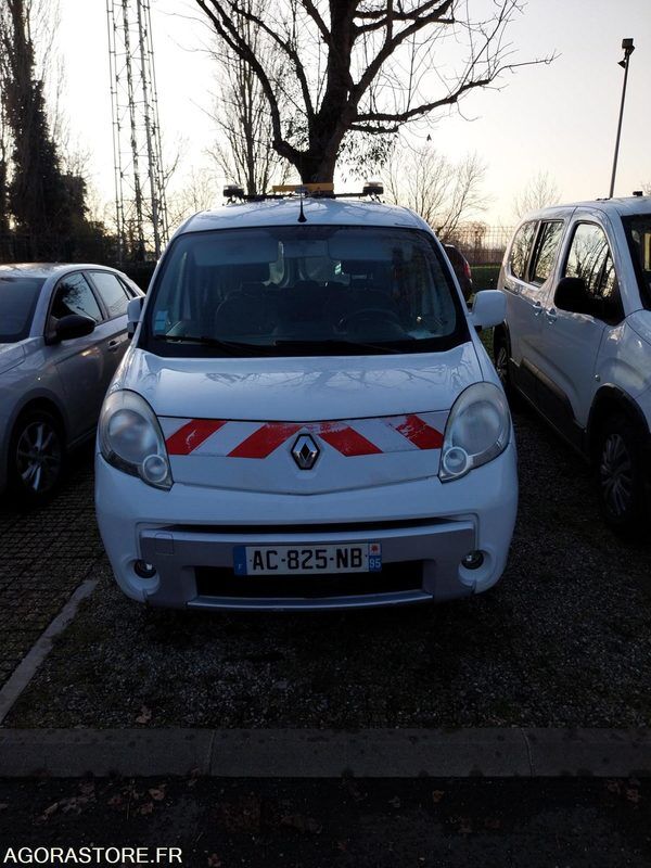 Prodaje se Renault KANGOO laki furgon na aukciji