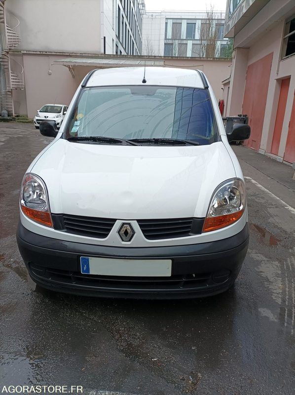 Prodaje se Renault Kangoo laki furgon na aukciji