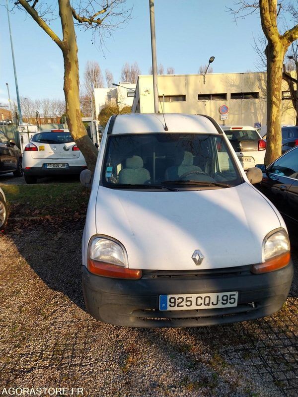 Prodaje se Renault KANGOO laki furgon na aukciji