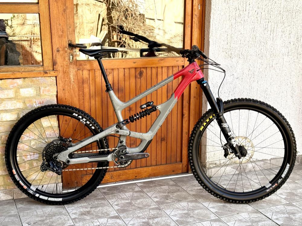 YT CAPRA 29 27.5 (Size-XL) 1x12 GX Carbon Fox 38