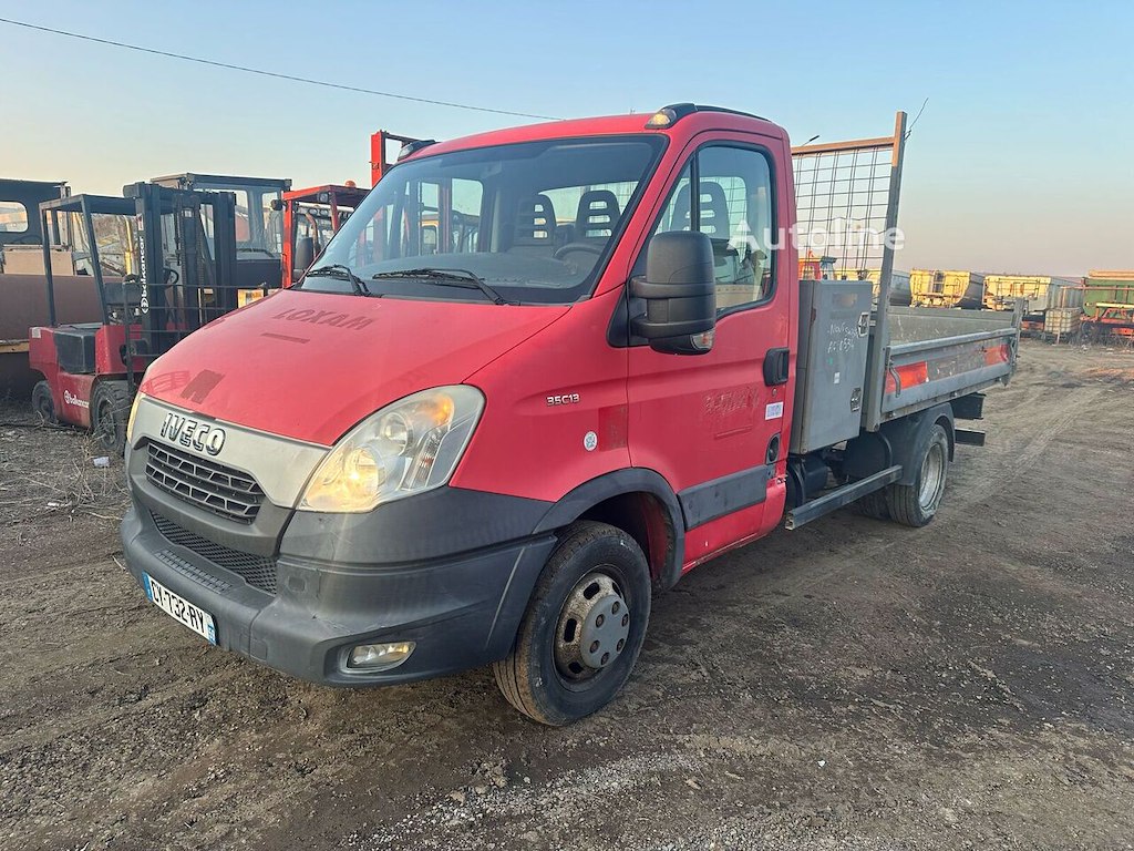 Prodaje se IVECO Daily kamion kiper < 3.5t na aukciji