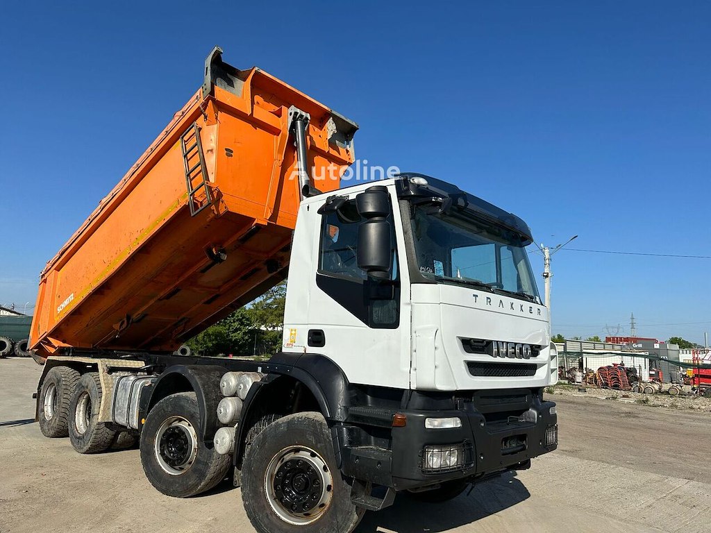 Prodaje se IVECO Trakker kiper na aukciji