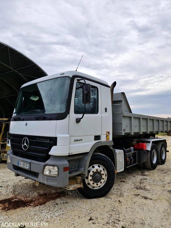 Prodaje se Mercedes-Benz 2641 kiper na aukciji