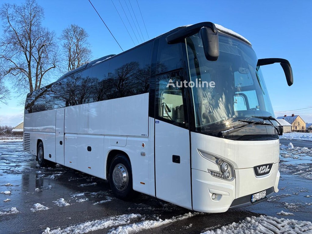 VDL Futura FHD2 122/440 turistički autobus