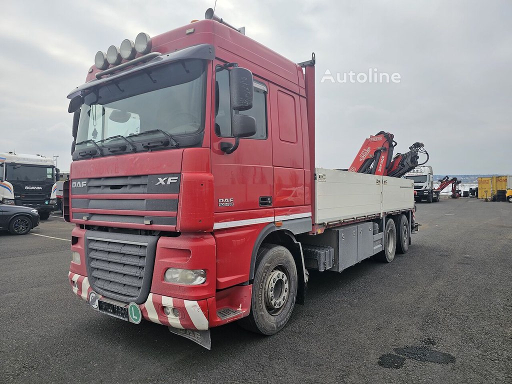 DAF lXF 460 6x2 L&L FASSI 275 Bj.2018 kamion s ravnom platformom