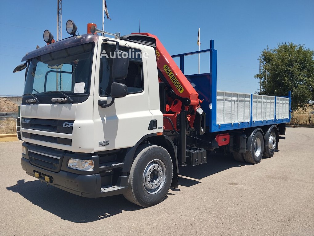 DAF CF 75 310 kamion s ravnom platformom