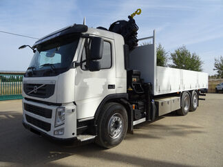 Volvo FM 450 kamion s ravnom platformom