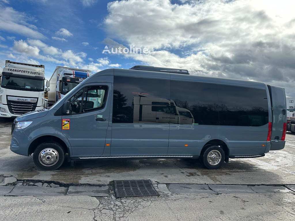 Mercedes-Benz Sprinter putnički minibus