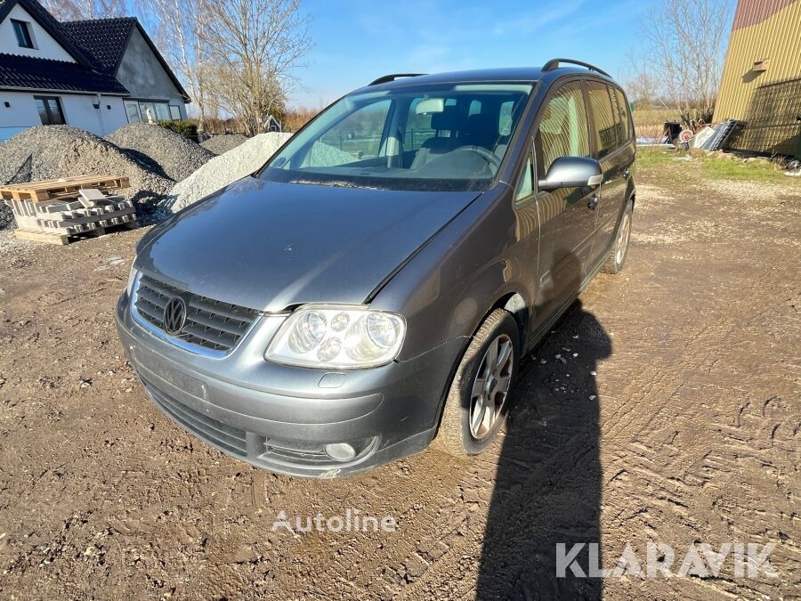 Prodaje se Volkswagen Touran minivan na aukciji