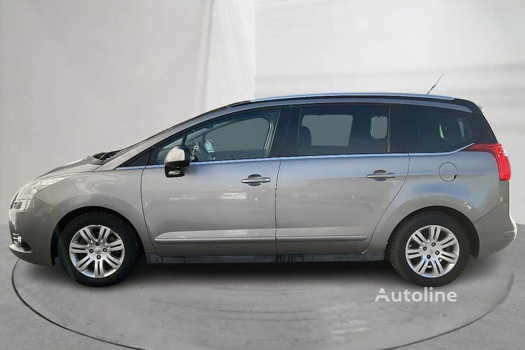 Prodaje se Peugeot 5008 minivan na aukciji