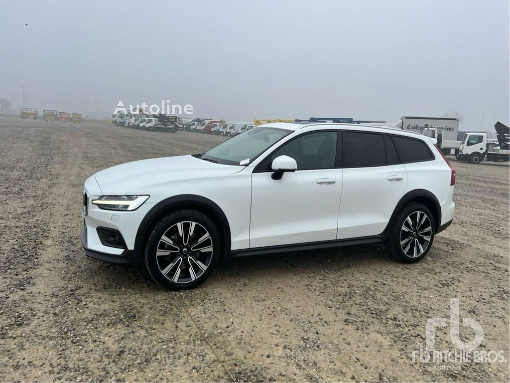 Prodaje se Volvo V60 CROSS COUNTRY SW D4 AWD GEARTRO krosover na aukciji