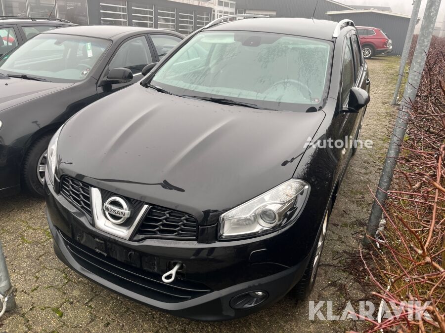 Prodaje se Nissan Qashqai+2 krosover na aukciji