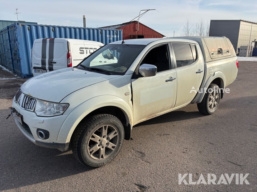 Prodaje se Mitsubishi L200 pikap na aukciji