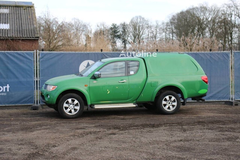 Prodaje se Mitsubishi L200 CLUB CAB 4WD INTENSE pikap na aukciji