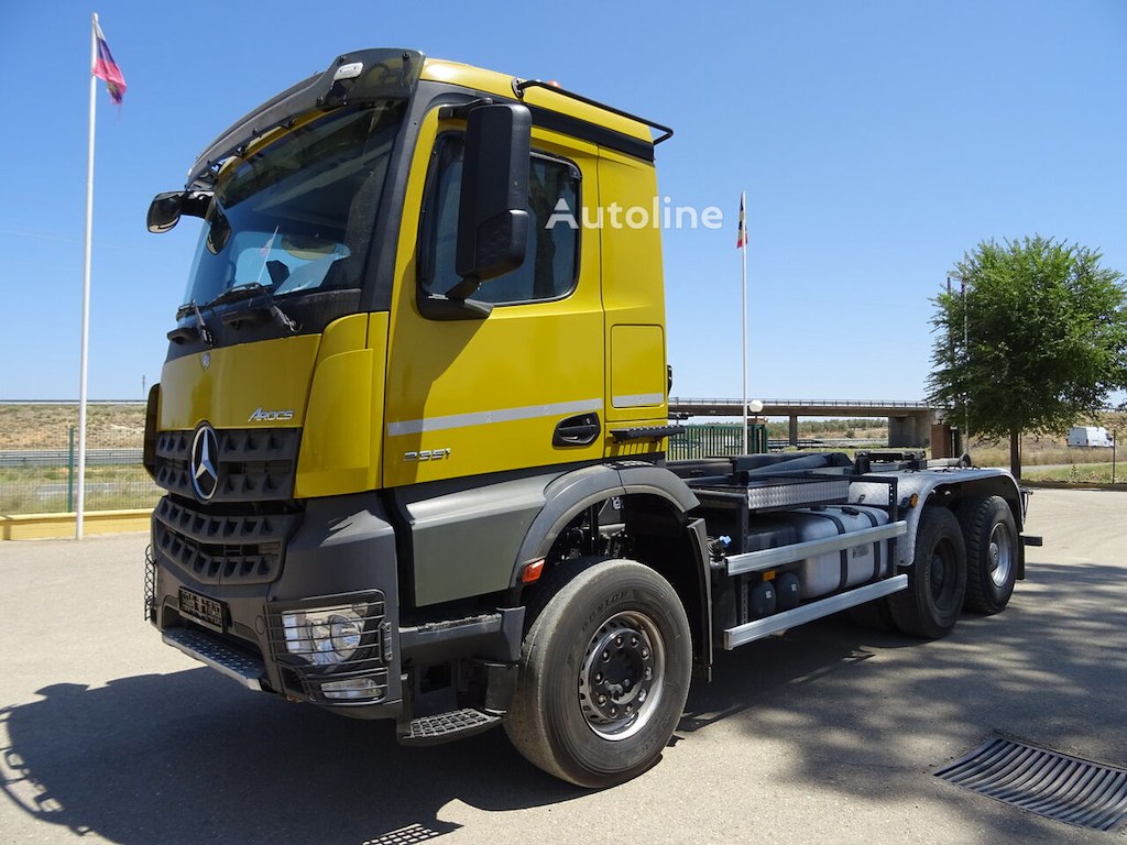 Mercedes-Benz AROCS 33 51 kamion rol kiper