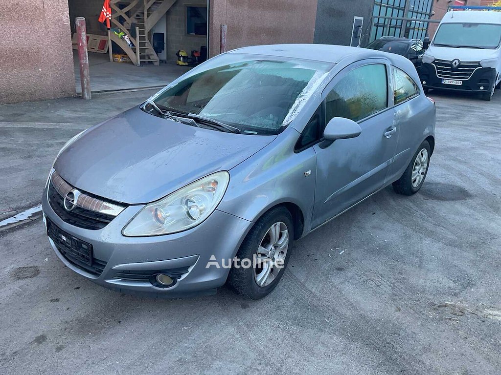 Prodaje se Opel Corsa hečbek na aukciji