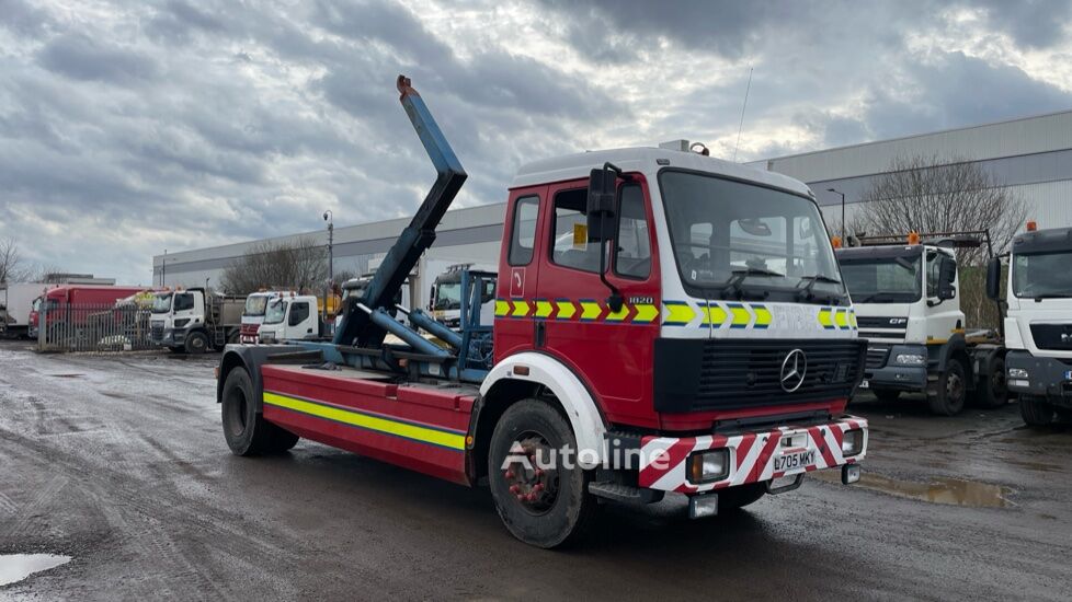 Prodaje se Mercedes-Benz SK 1820 rol kiper sa kukom na aukciji