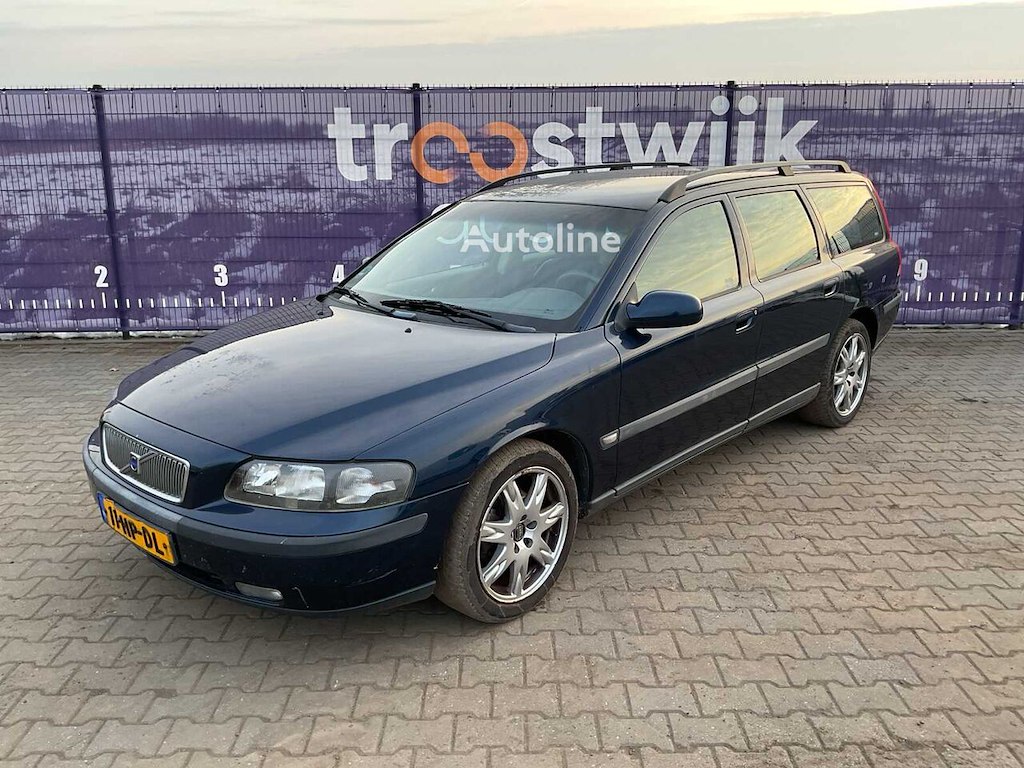 Prodaje se Volvo V70 2.4 Comfort Line karavan na aukciji