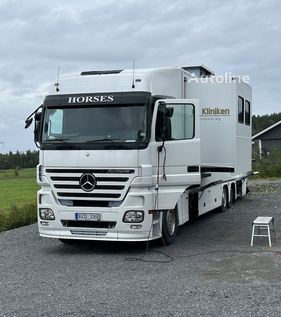 Mercedes-Benz Actros 2544 kamion za prevoz konja