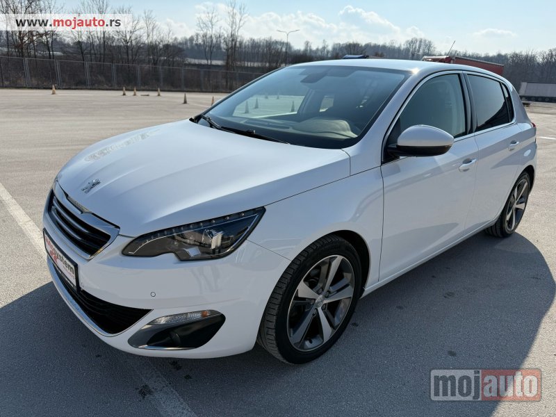 Peugeot 308 1.2 KREDITI NA LICU MESTA