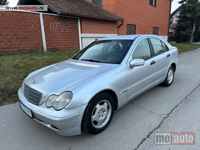 Mercedes C 200 Automatik dizel 2,2 Dobar Auto