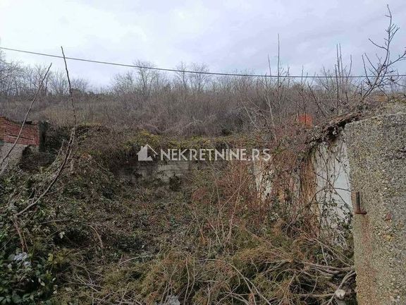 Građevinski plac za porodično stanovanje