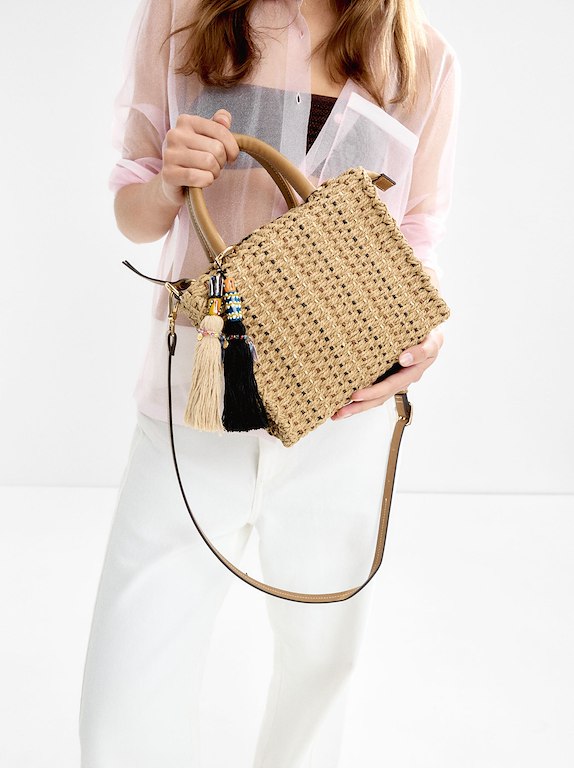 Tote bag with straw effect