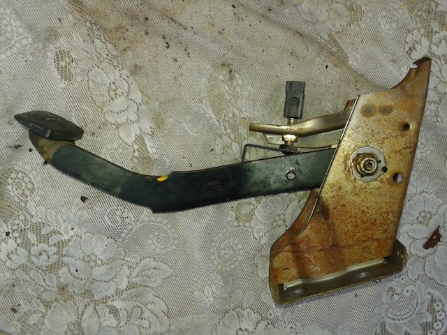 PEDALA KOCNICE ZA NISAN SANI