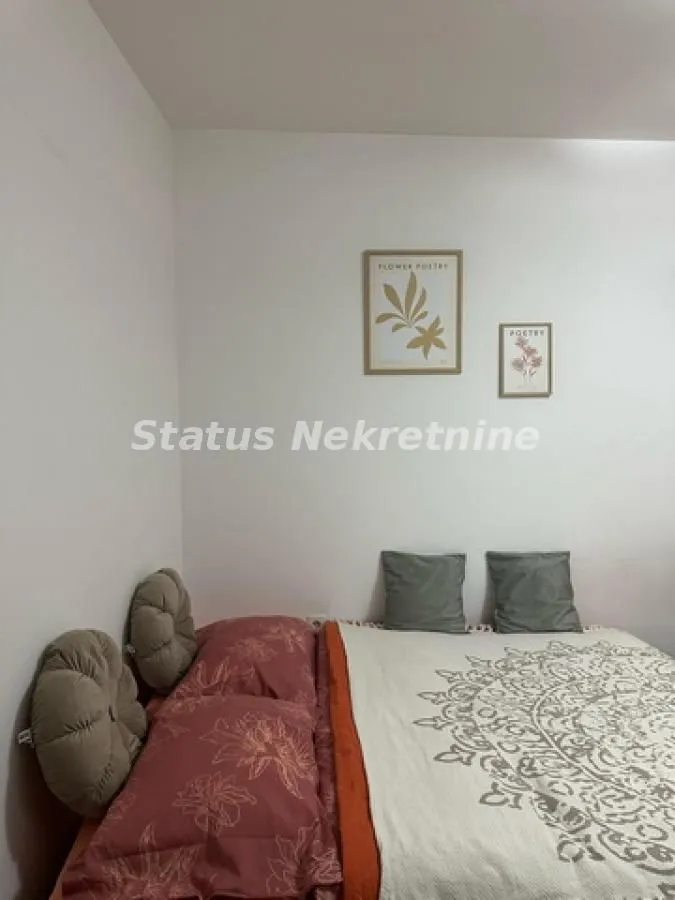 Izdavanje, garsonjera, 24m2, Bulevar Oslobodjenja, Novi Sad, Novi Sad