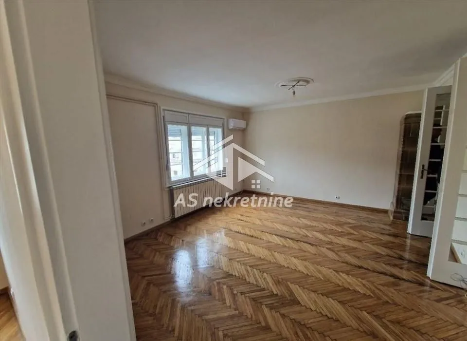 Izdavanje, četvorosoban stan, 105m2, Stari Grad, Beograd