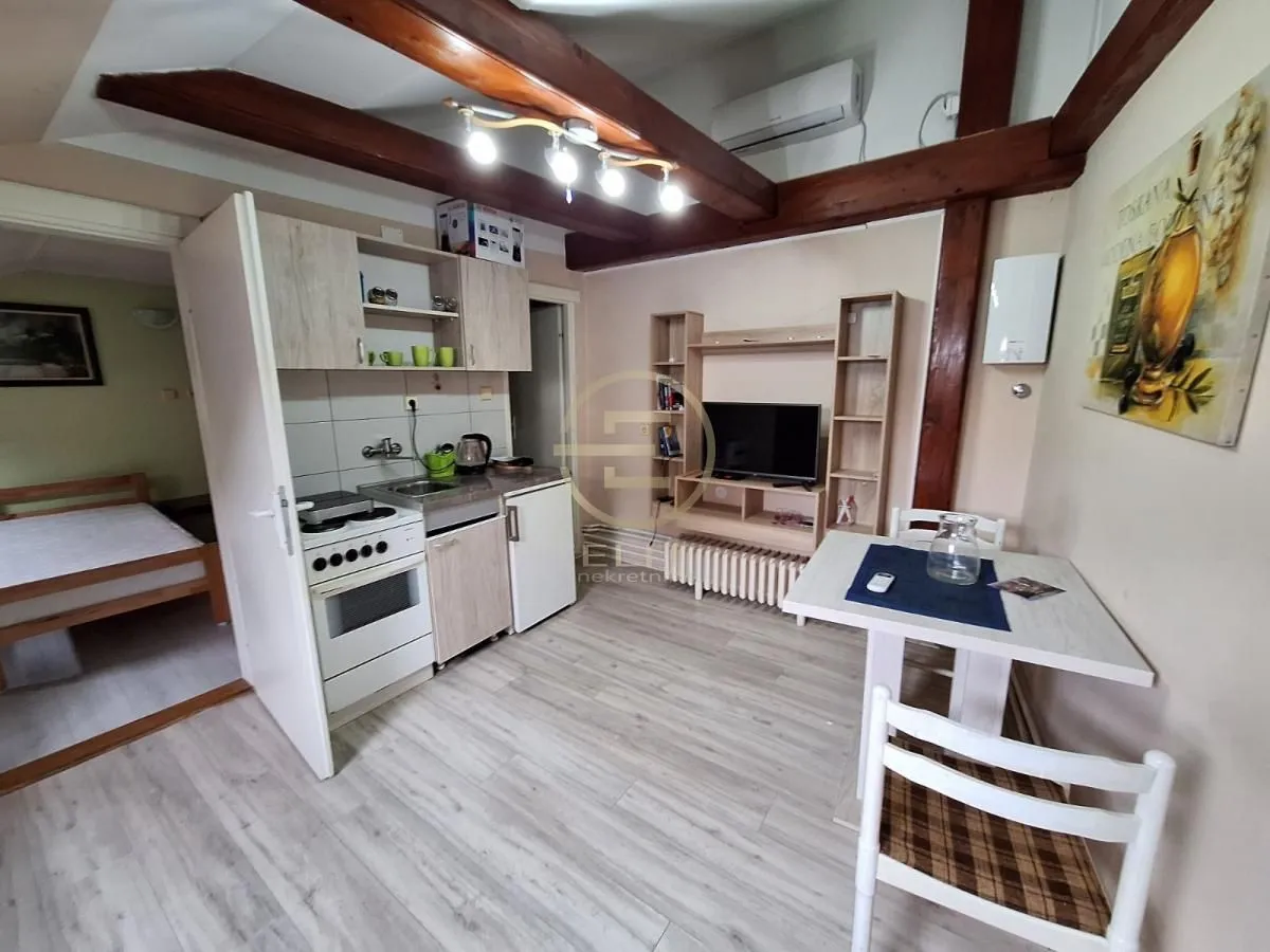 Izdavanje, jednosoban stan, 32m2, Centar, Novi Sad