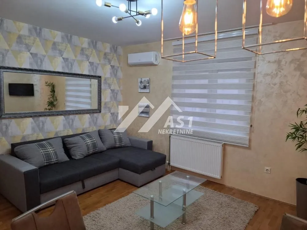 Izdavanje, garsonjera, 30m2, Centar, Novi Sad