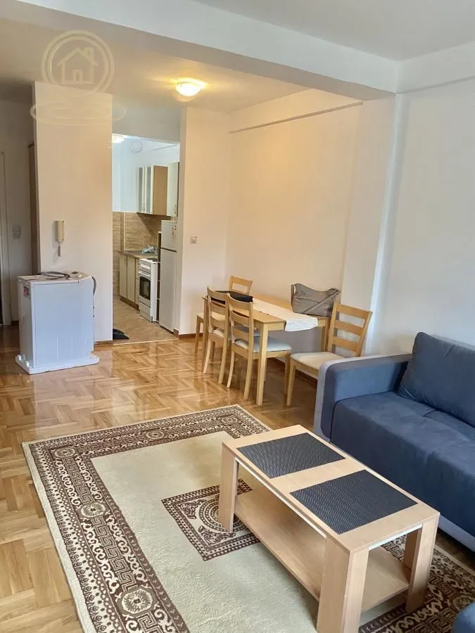 Izdavanje, dvosoban stan, 43m2, Vračar, Beograd