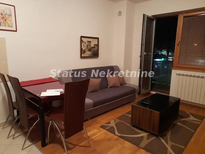 Izdavanje, garsonjera, 30m2, Grbavica, Novi Sad, Novi Sad